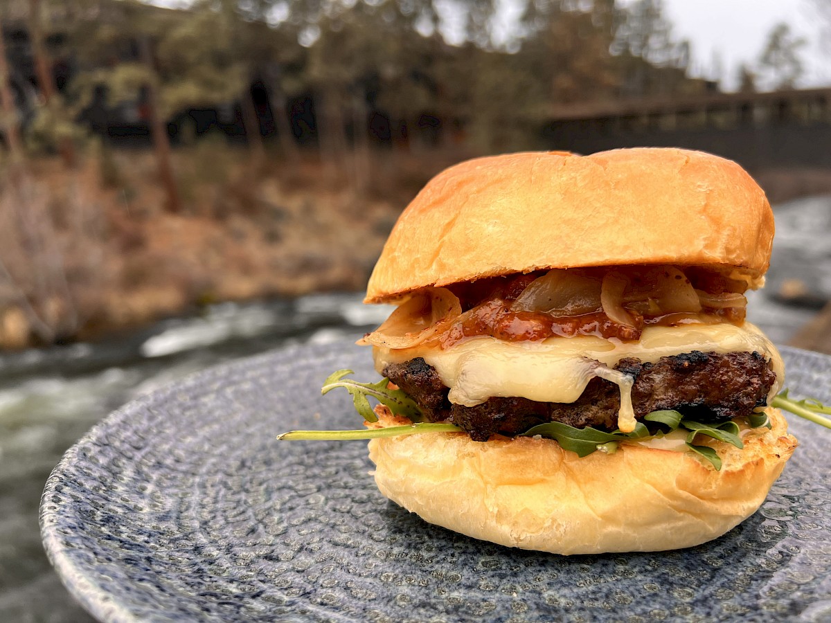 Bend Burger Week 2026 Burger | Currents at Riverhouse Lodge | $10 ...